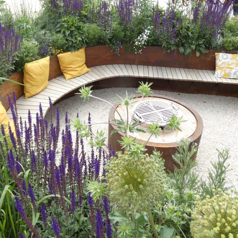 Einen Senkgarten modern gestalten - Zirol