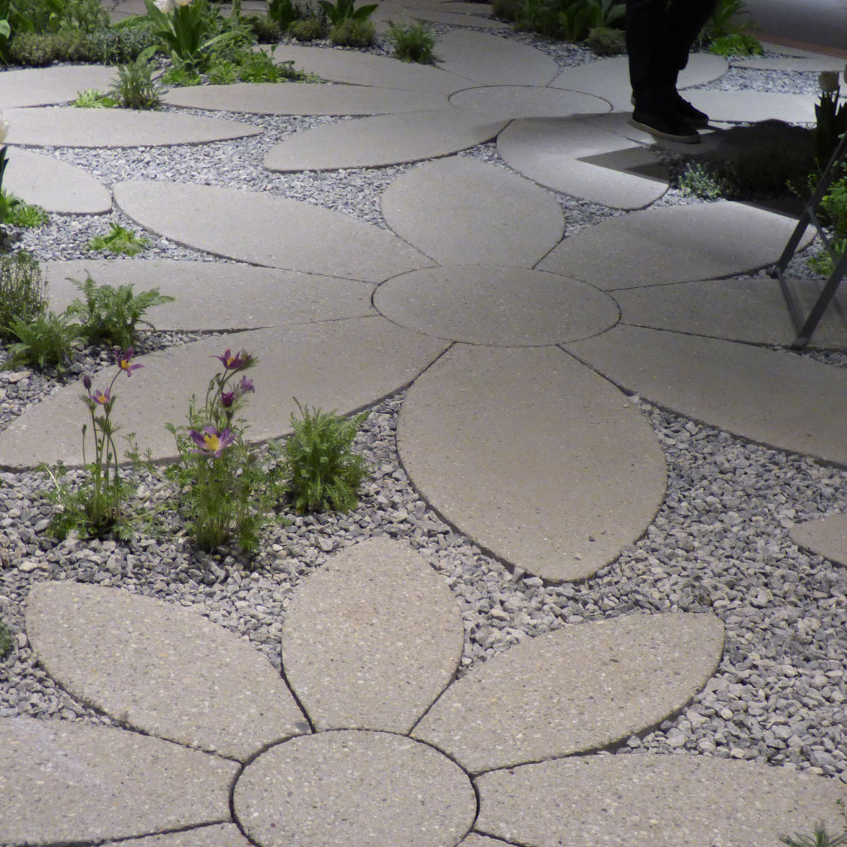 Versickerungsfähiges Pflaster: Eine nachhaltige Lösung für Regenwasser ...