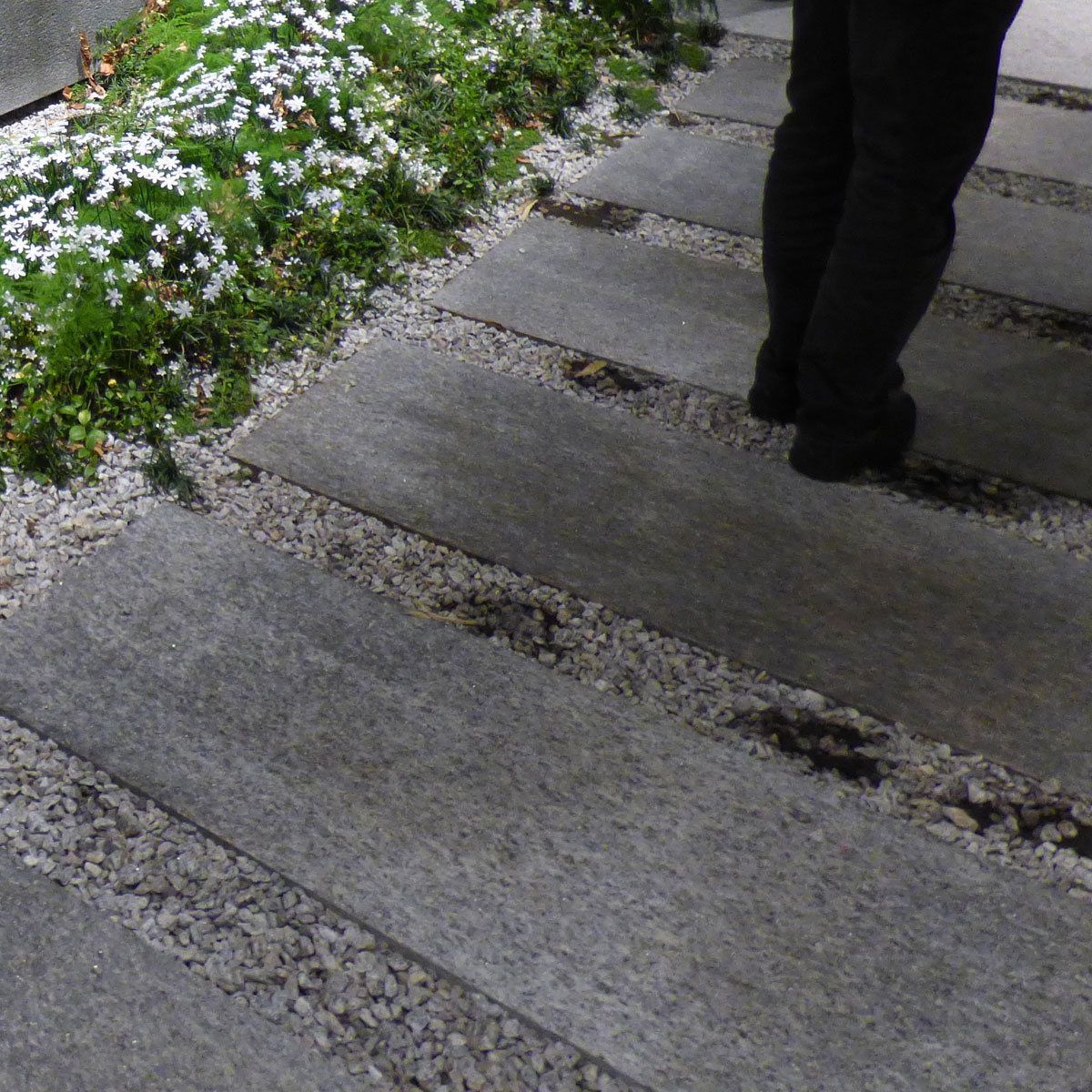 Versickerungsfähiges Pflaster: Eine nachhaltige Lösung für Regenwasser ...